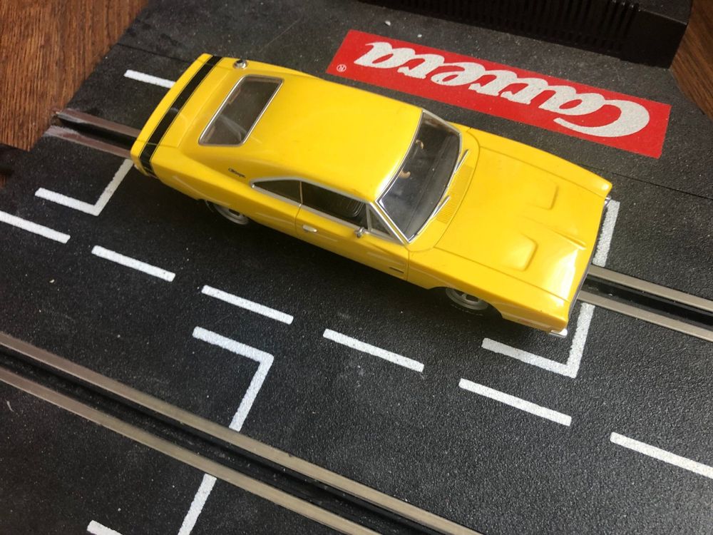 CARRERA EVOLUTION DODGE CHARGER 500 YELLOW 27143 (Gebraucht) in Möriken ...