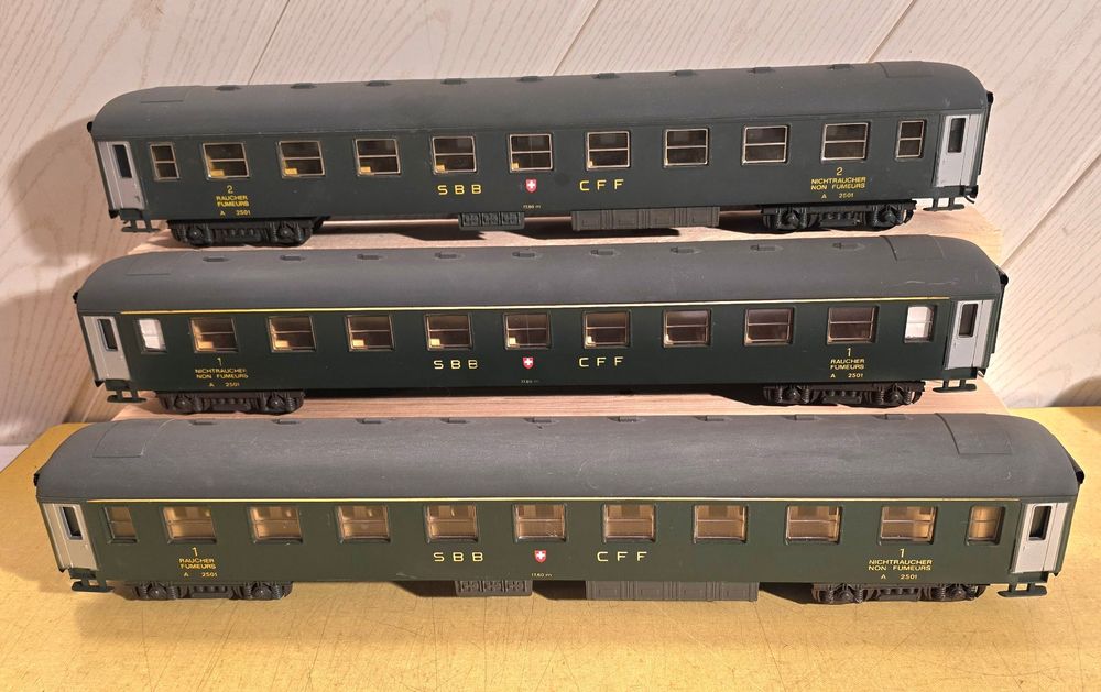 SBB - Spur O - 2 x 1.Klasse & 1 x 2.Klasse - Wagen (Gebraucht) in Biel/Bienne für CHF 46 – mit ...