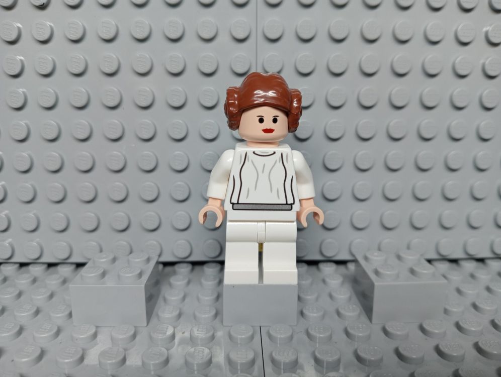 Lego Star Wars - Princess Leia - Big Eyes | Kaufen auf Ricardo