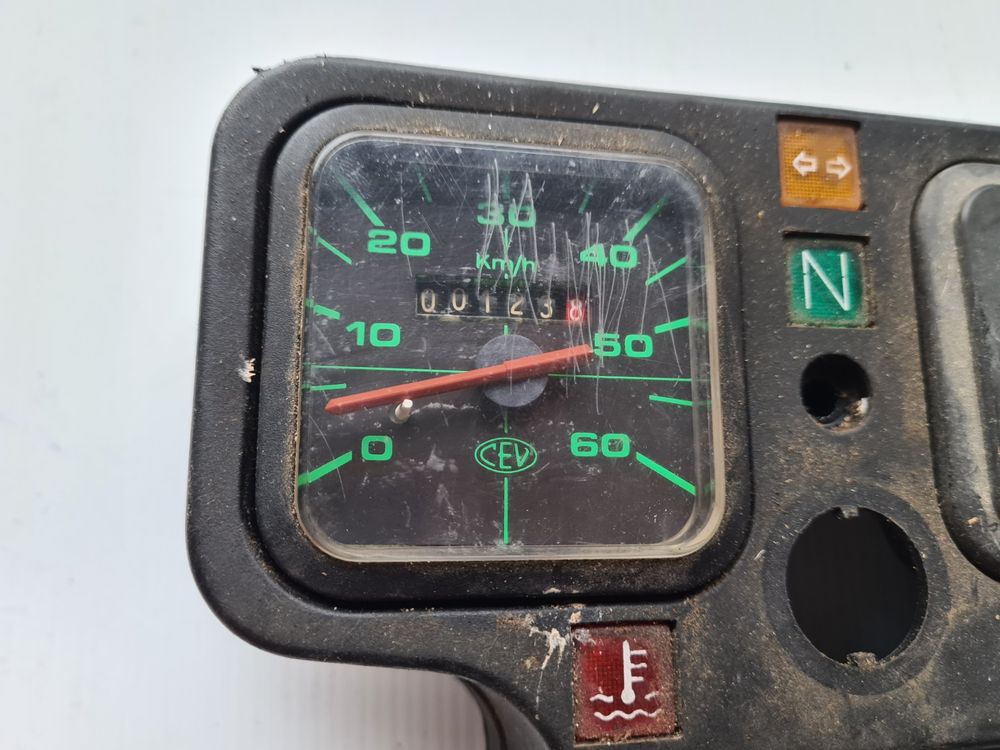 Cockpit Original CEV mit Tacho (dreht!) | Kaufen auf Ricardo