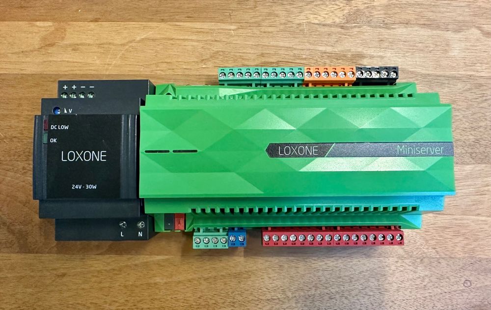 Loxone Miniserver 1st Gen. Inkl. 24V Netzteil | Kaufen auf Ricardo