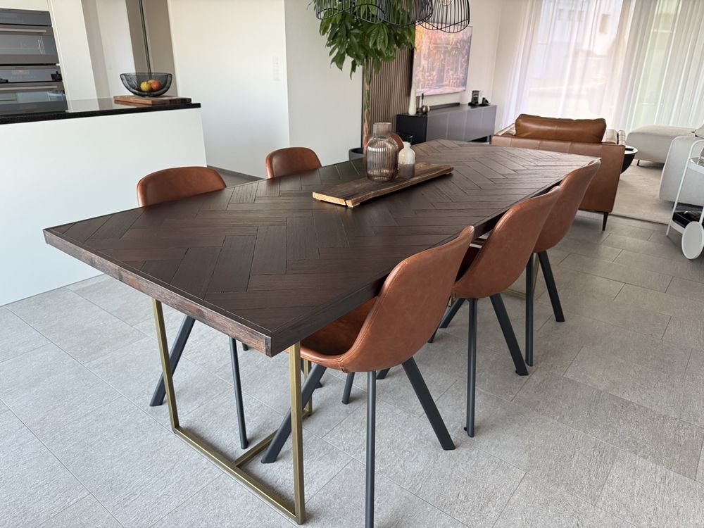 Dutchbone Class Esstisch (Neu (gemäss Beschreibung)) in Schwyz für CHF 650 – nur Abholung auf ...