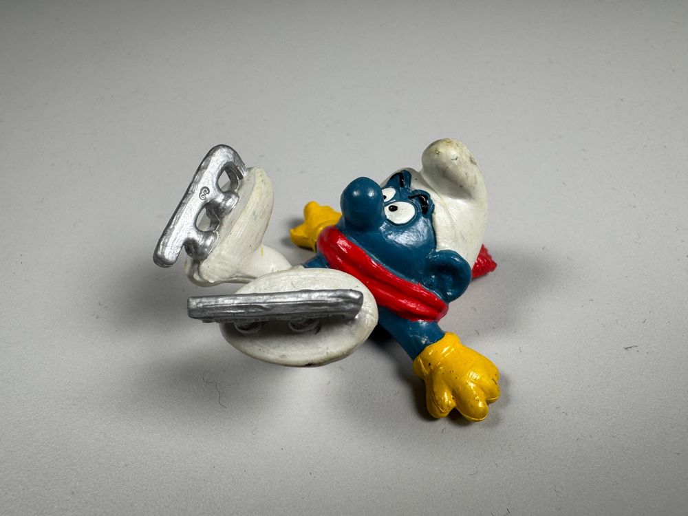 Vintage ice skating schtroumpf Schlumpf Smurf PEYO 1979 (Gebraucht) in ...