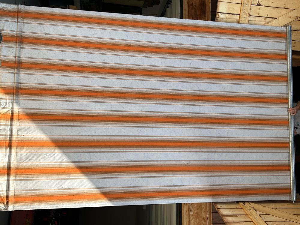 Store vertical (D'occasion) à Montsevelier pour CHF 380 – retrait ...