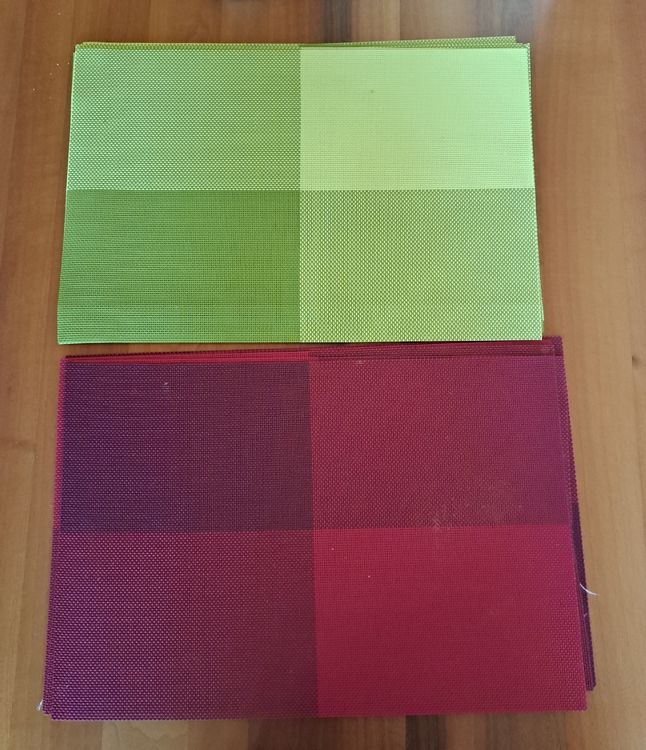 Tischsett grün und rot (Gebraucht) in Schönenwerd für CHF 3 – nur ...