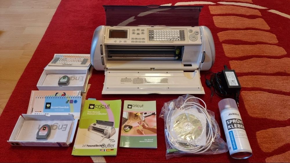 Cricut expression Schneideplotter mit Zubehör | Kaufen auf Ricardo