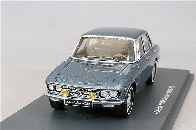 Mazda 1500 Sedan "Bertone" 1966-1973 blau met. 1:43 (Neu und ...