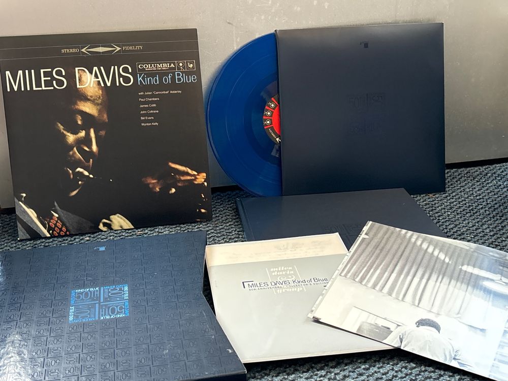 MILES DAVIS Kind of Blue 50th Edition Boxset LP CD DVD Buch (Gebraucht) in Konolfingen für CHF ...