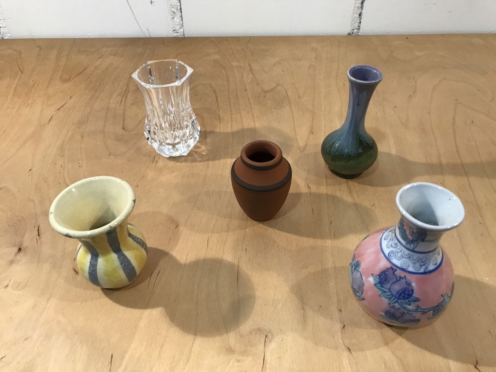 5 schöne kleine Vasen. (Gebraucht) in Thun für CHF 10 – mit Lieferung ...