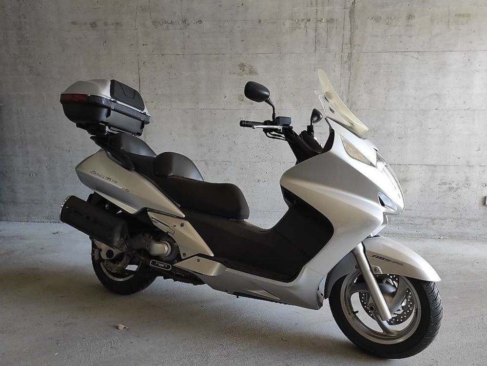 Schöne gut erhaltene Honda FSJ 600 Silver-Wing (Gebraucht) in Solothurn ...