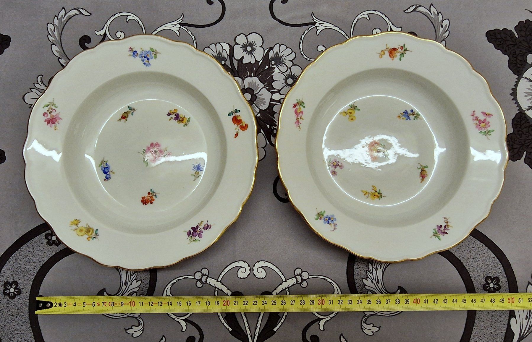 Meissen Streublumen, 24-teilig, Teller und grosse Platten (Gebraucht) in Schaffhausen für CHF ...