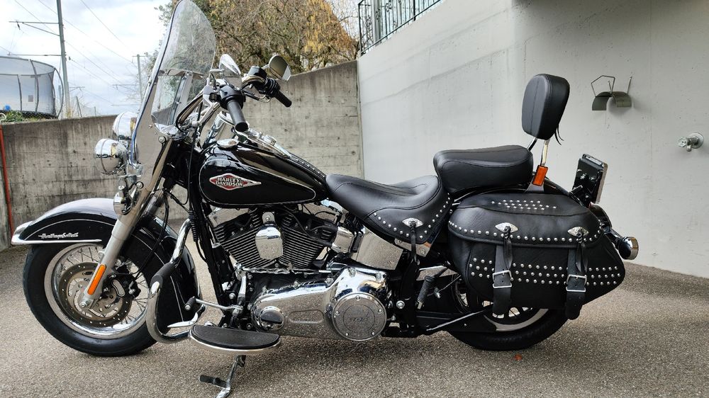 Harley Davidson FLSTC 103 (Gebraucht) in Meilen für CHF 12800 – nur ...