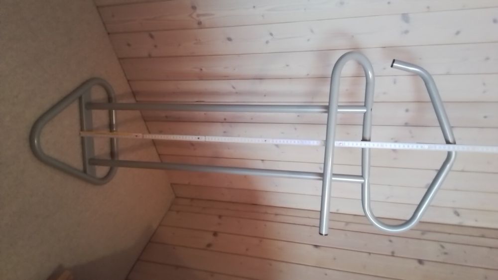 Garderobenständer Metall grau, stiller Diener, neuwertig (Gebraucht) in ...