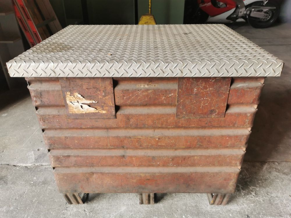 Materialmulde Stahl, mit Deckel 80/60/74 cm (Gebraucht) in Urtenen-Schönbühl für CHF 140 – nur ...