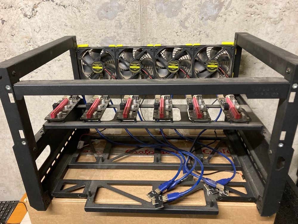 Mining Rig Open Air Frame mit 4x Lüfter und 6x Riser (Gebraucht) in Wettingen für CHF 5 – nur ...