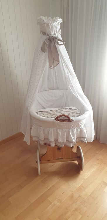 schöner Stubenwagen aus Holz (Gebraucht) in Brunnen für CHF 80 – nur ...