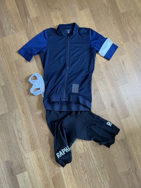 Rapha Pro Team Bib Shorts and Pro Team Jersey (Gebraucht) in Zürich für ...