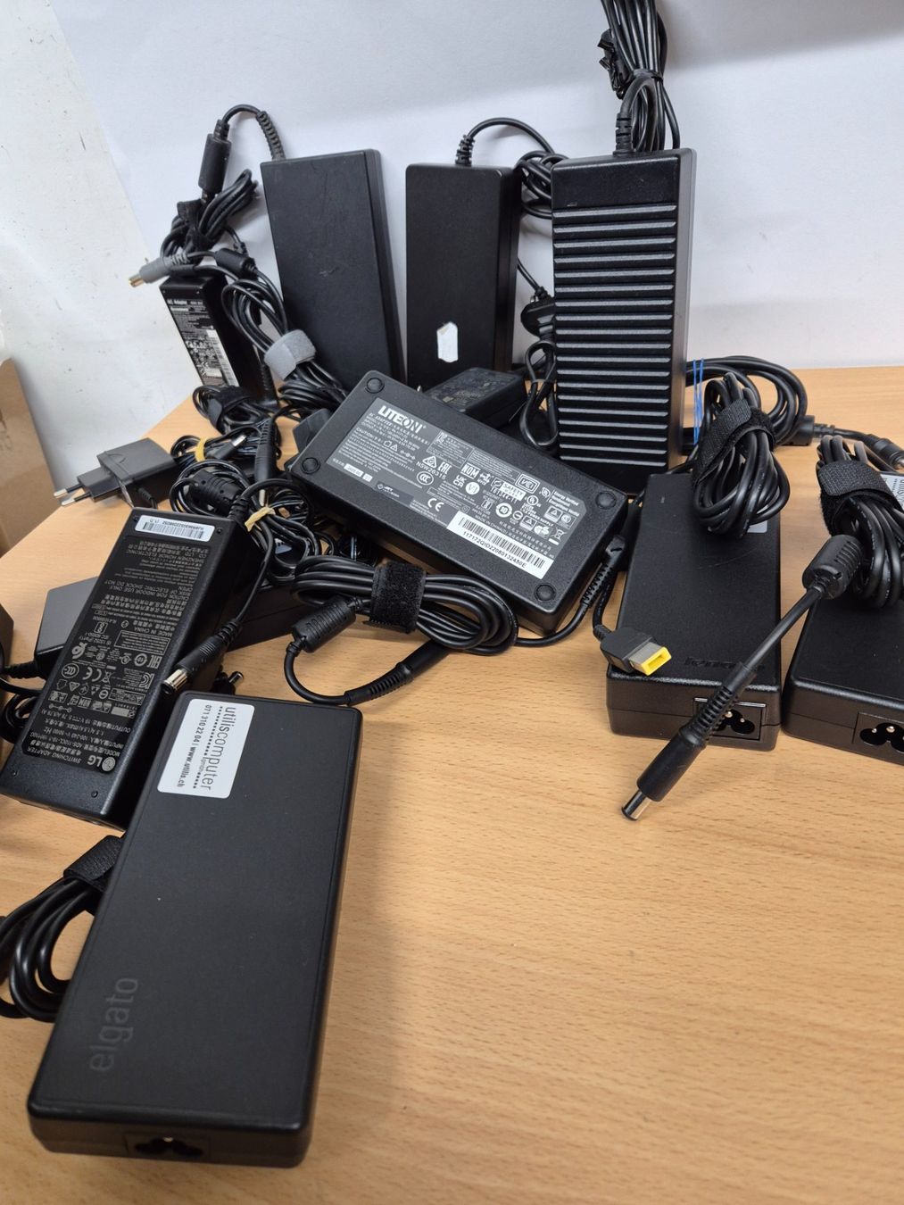 1 x Paket mit 19 Netzteilen für Notebooks und andere Geräte (Gebraucht ...