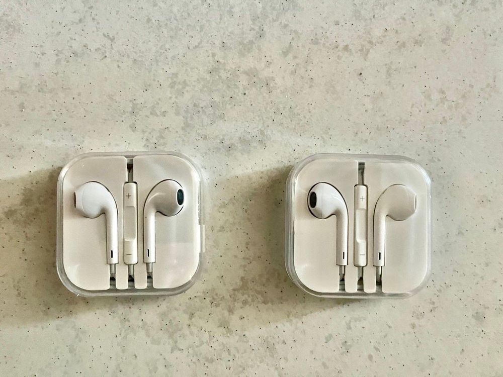 Apple - EarPod weiss mit Lautstärkeregler (Neu und originalverpackt) in ...