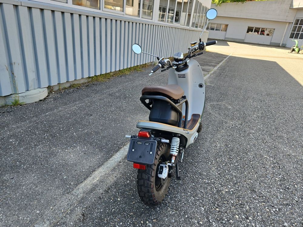 Nito NES10 Elektroscooter Kat.A1 (Neu und originalverpackt) in ...