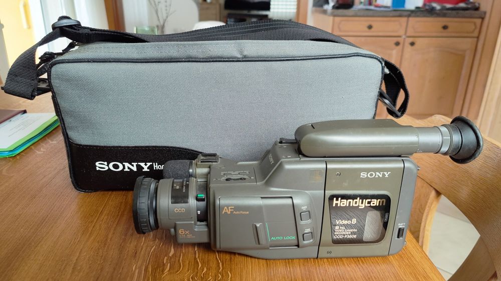 Sony Handycam Video 8 CCD-F350E (Gebraucht) in Küttigen für CHF 39 ...