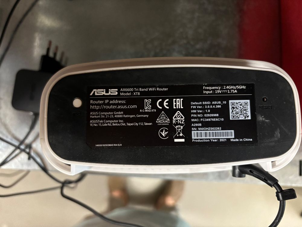 ASUS AX6600 TriBand Wifi 6 Router XT8 (Neu (gemäss Beschreibung)) in ...