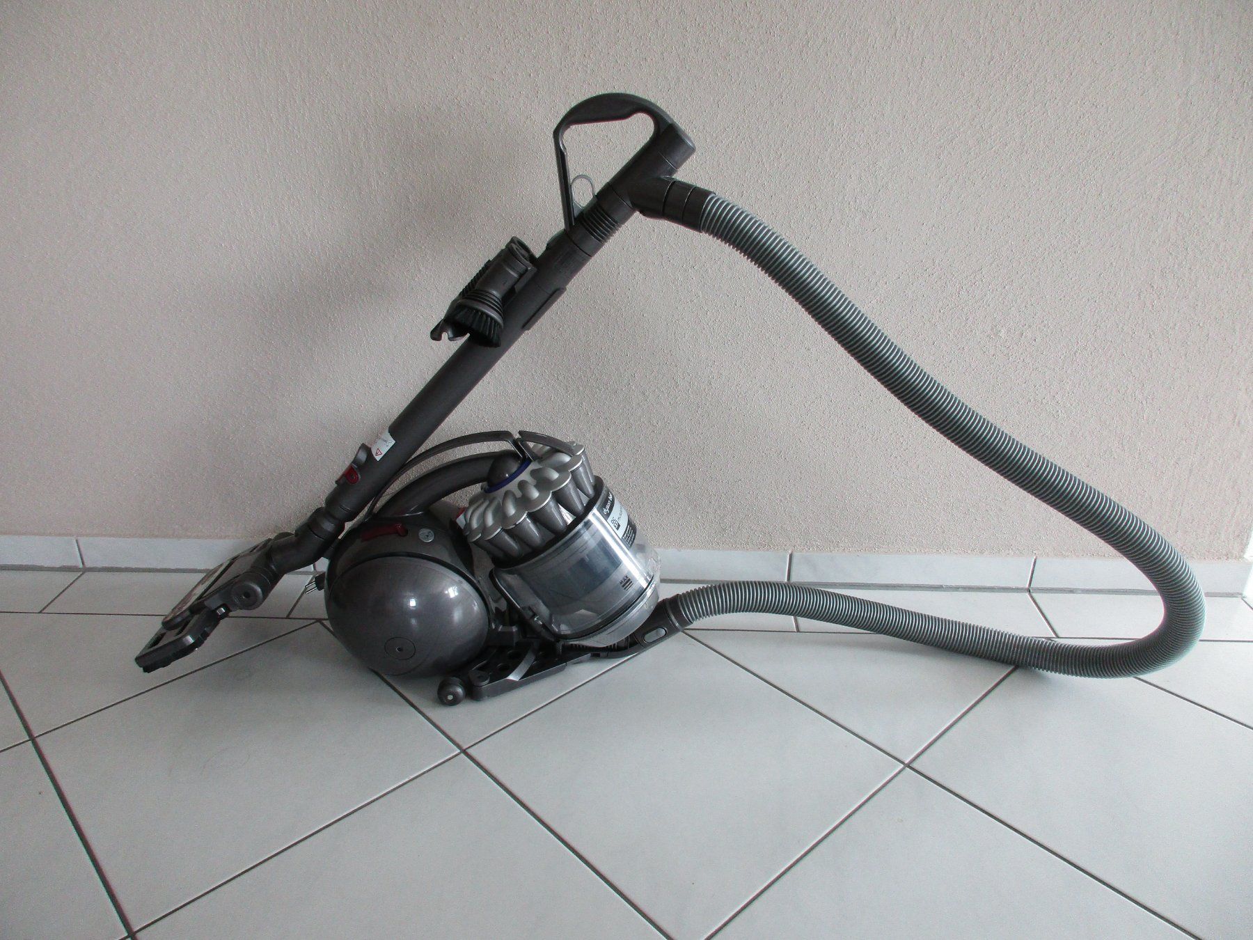 Dyson DC 37 Staubsauger (Gebraucht) in Bremgarten AG für CHF 150 – mit ...