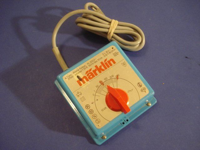 MÄRKLIN - TRAFO 37540 - 220V / 16V 50 Hz (Gebraucht) in Biel/Bienne für ...