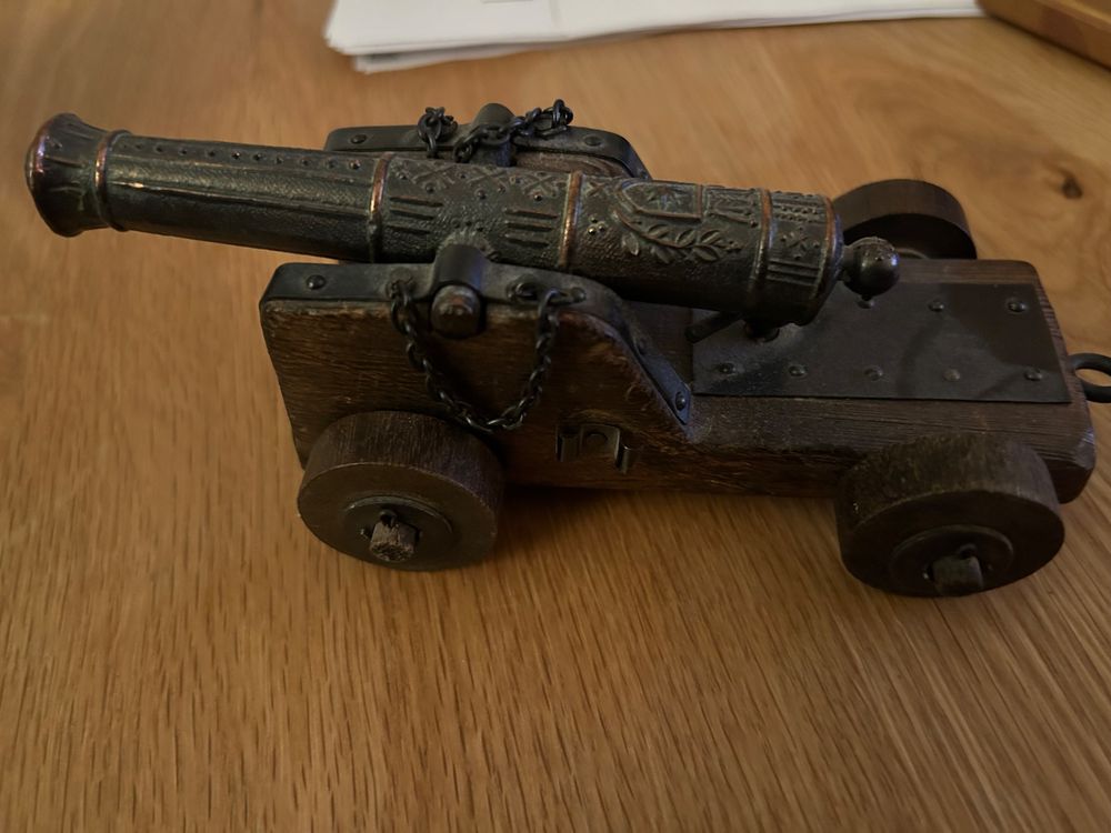 English Naval Cannon 1876 Period (Gebraucht) in Oberentfelden für CHF 1 ...