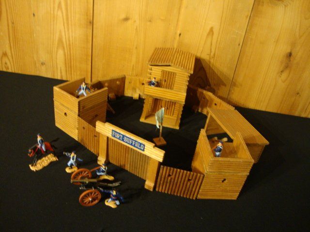 Holz Wildwest Fort BUFFALO mit TIMPO TOYS Soldaten + Kanone | Kaufen ...