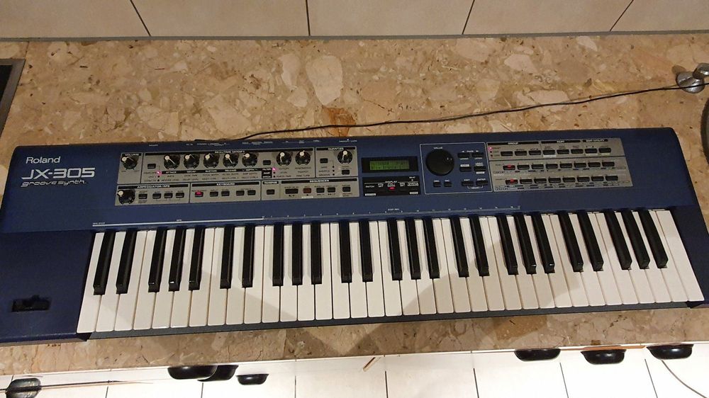 ROLAND JX-305 GROOVE SYNTH (KULT) (Gebraucht) in Solothurn für CHF 350 ...