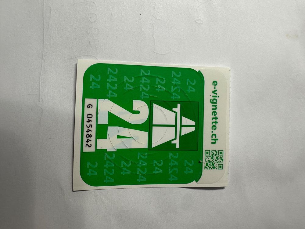 Autobahn Vignette 2024 (Neu und originalverpackt) in Bassersdorf für CHF 34 – mit Lieferung auf ...