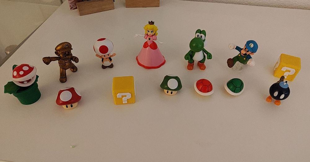 Super Mario Figuren Set (Gebraucht) in Dussnang für CHF 1 – mit ...