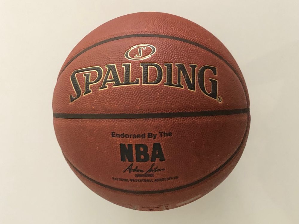 SPALDING GOLD SERIES Basketball Gr. 7 (Gebraucht) in Mülenen für CHF 55 ...