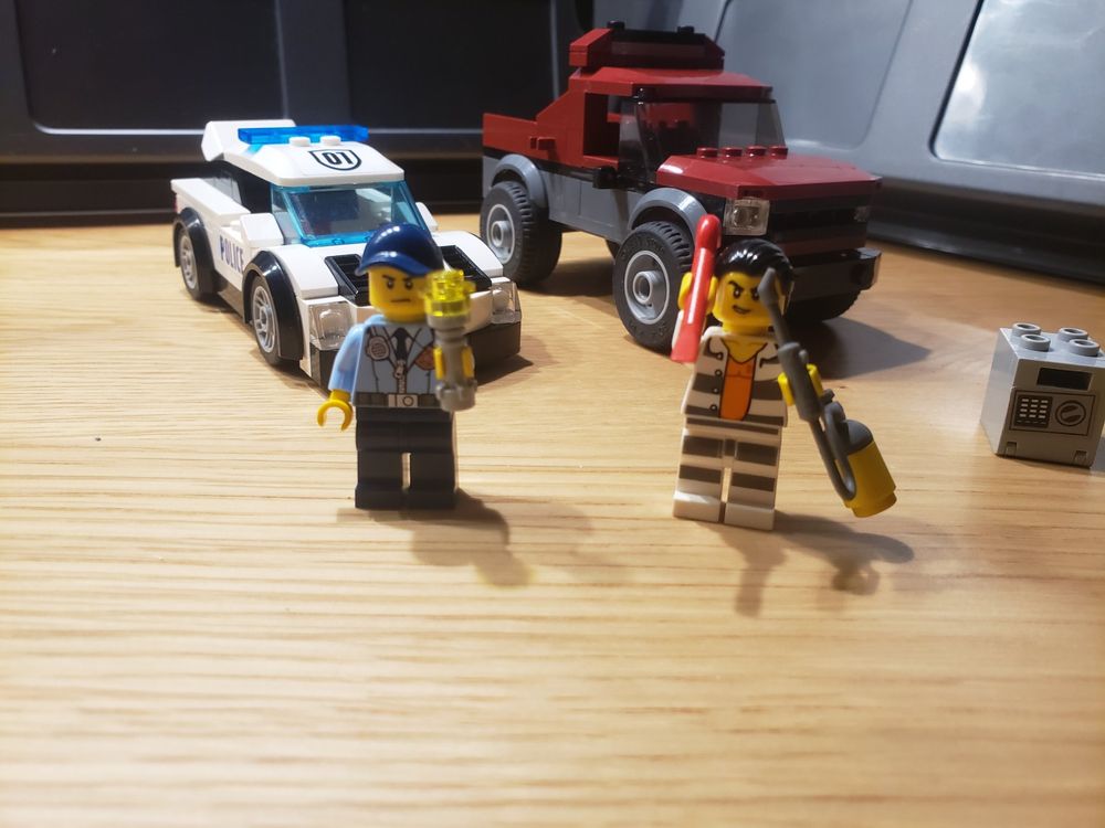 Lego City Polizei Verfolgungsjagt 60128 (Gebraucht) in Tagelswangen für ...