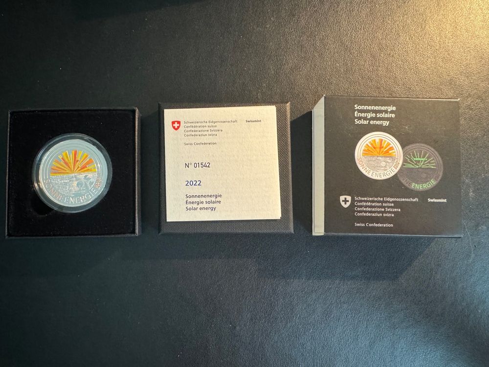 20.- Sonnenenergie (Neu und originalverpackt) in Herdern für CHF 70 – mit Lieferung auf Ricardo ...