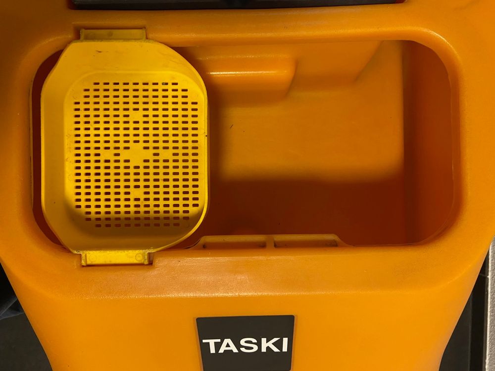 TASKI 450 B Scheuersaugmaschine ink. Bürste ab 1 Fr! | Kaufen auf Ricardo