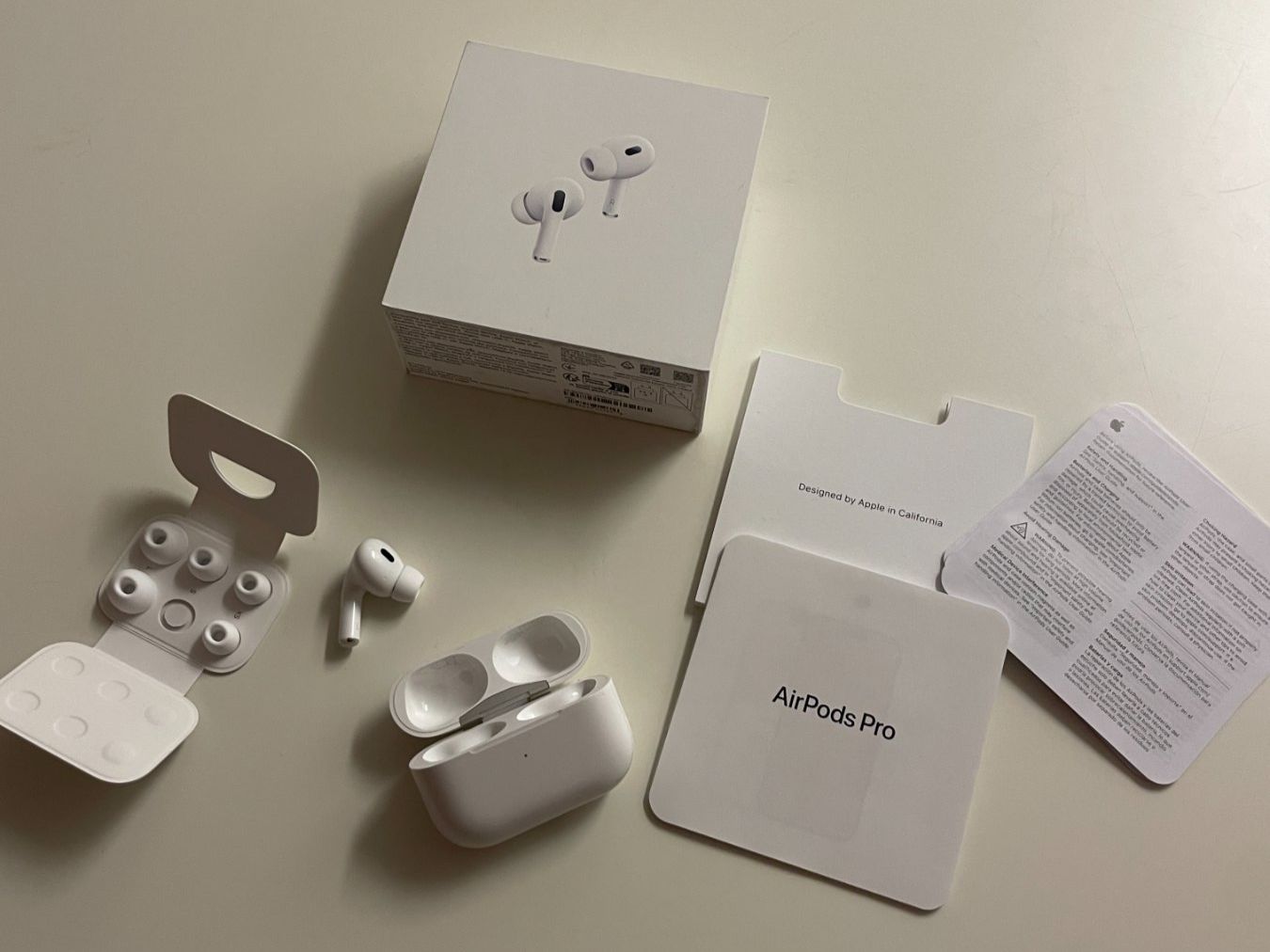 AIRPODS PRO 2ND GENERATION Lightning - rechter Airpod fehlt (Gebraucht ...