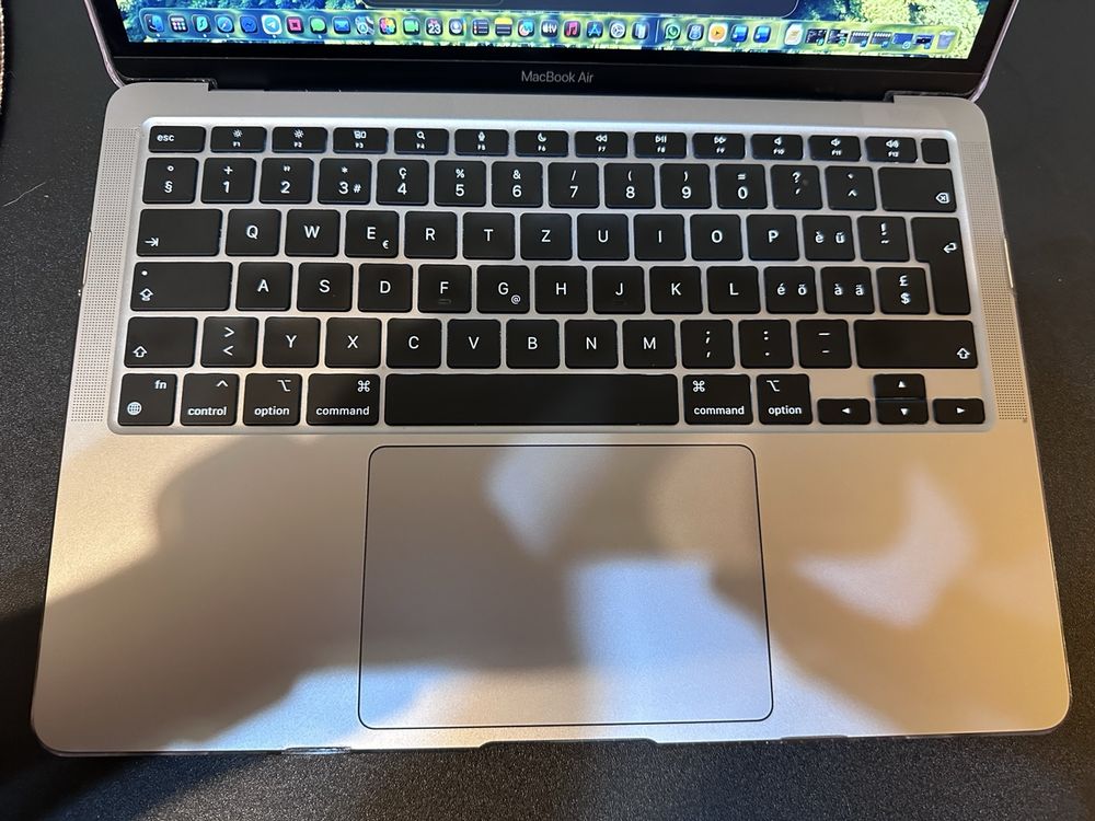 MacBook Air M1 16GB RAM 256GB SSD Perfekter Zustand (Gebraucht) in ...