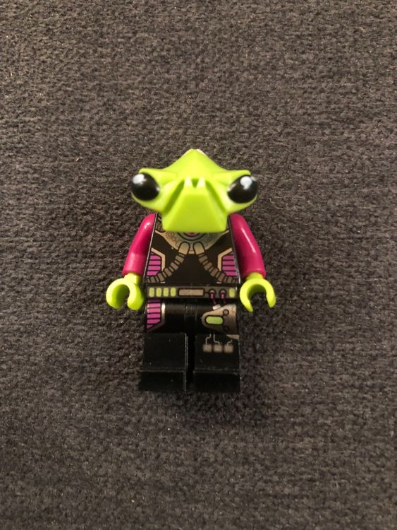 Lego figurine Space Alien Pilot (Gebraucht) in Fully für CHF 3.5 – mit ...