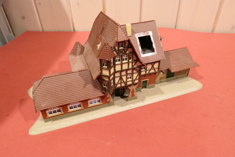 Vollmer Bahnhof Neuffen, sanierungsbedürftig (Gebraucht) in Höfen b ...