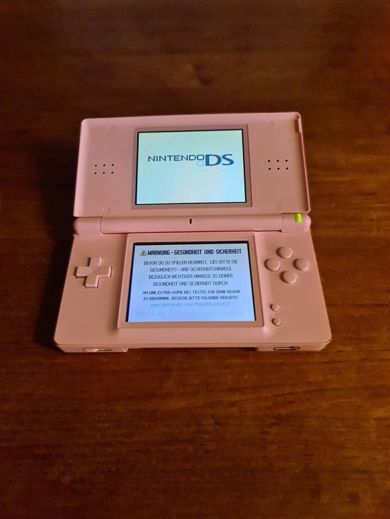 Tolles Nintendo DS Set: Konsole + Spiele + Ladekabel | Kaufen auf Ricardo