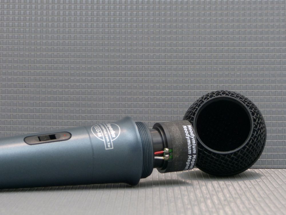 Superlux Eco88 Dynamic Vocal Microphone 80-12.000 Hz 500 Hz (Gebraucht ...