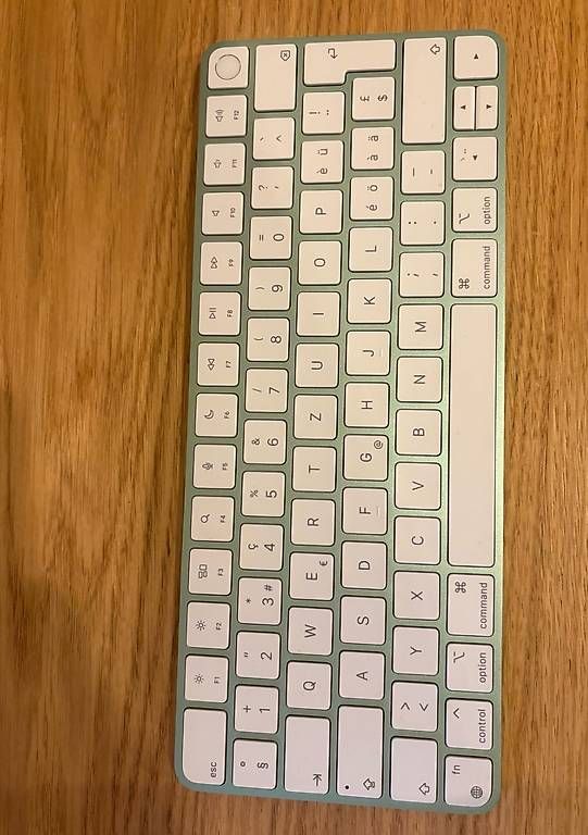Apple Magic Keyboard Touch ID Version iMac (vert) (Gebraucht) in ...