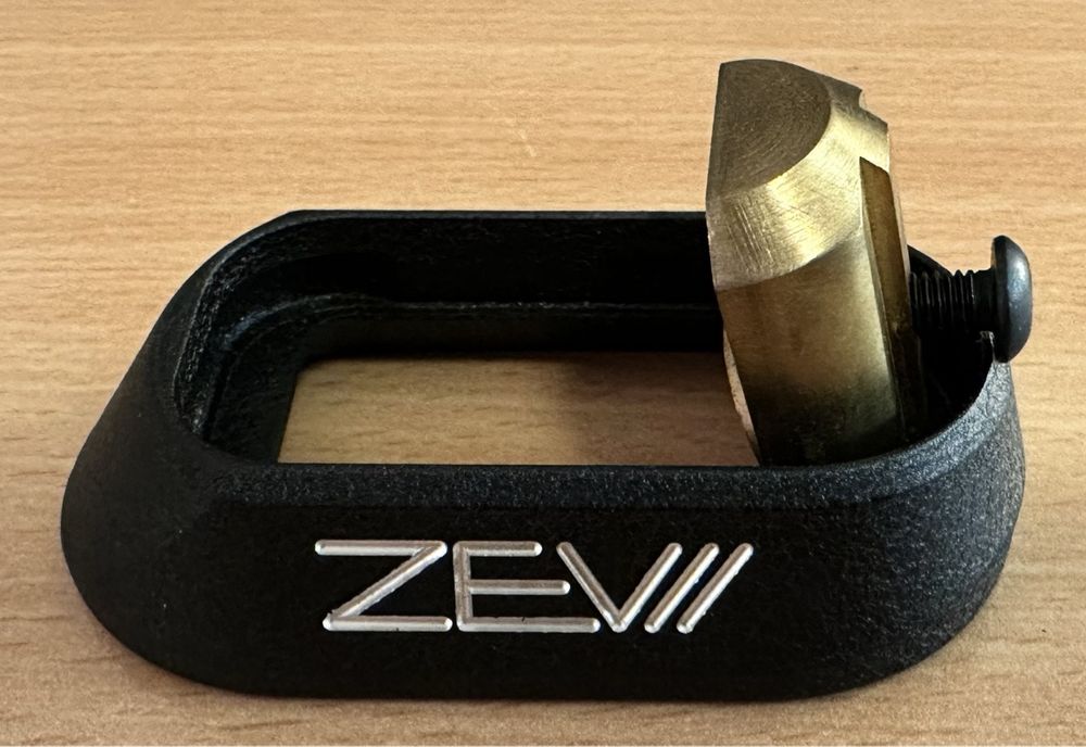 Militär Glock ZEV Technologies Gen 4 Speed Feed 3OZ Magwell (Neu ...