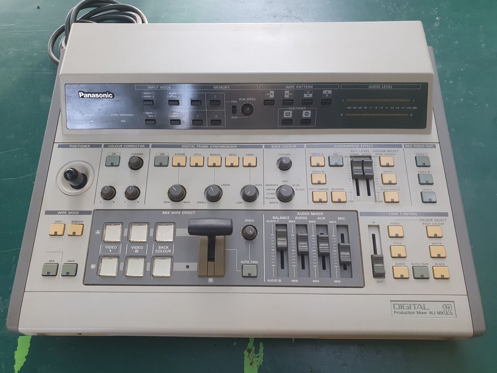 Panasonic digital mixer WJ-MX12 table mixage video (Gebraucht) in Oron ...