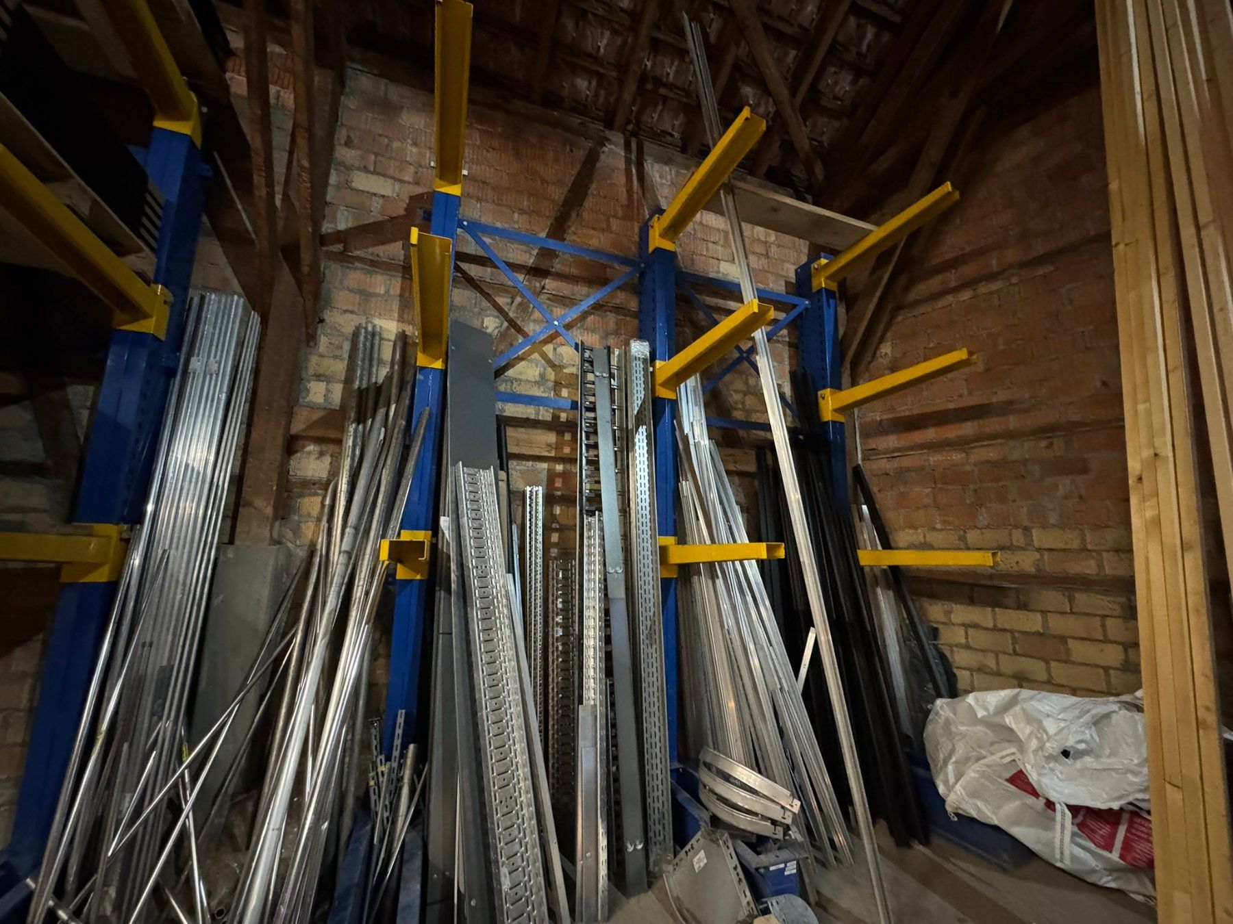 Kragarmregal 4 m – 700 kg/Arm (D'occasion) à Bazenheid pour CHF 750 ...