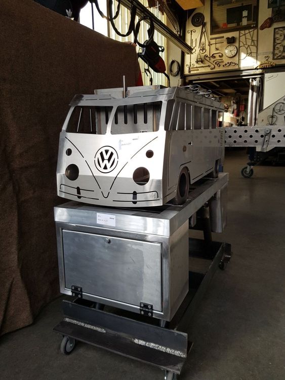 Handgefertigter VW-Bus Grill (Neu (gemäss Beschreibung)) in Altstätten ...