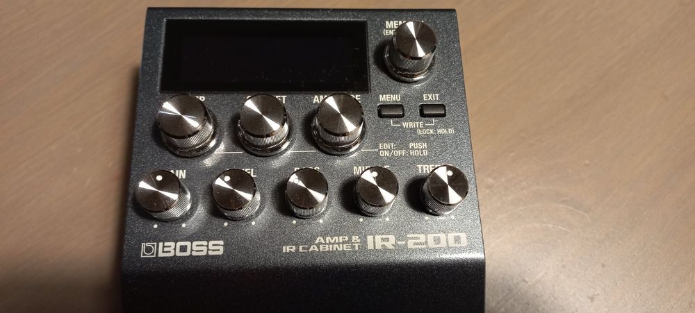 Boss IR200 amp&cab sim (Gebraucht) in Locarno für CHF 140 – mit ...
