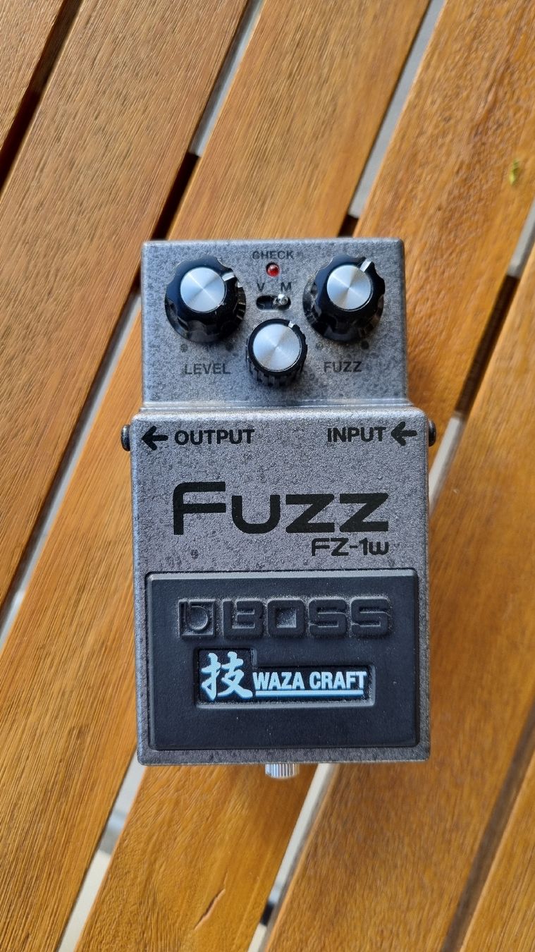BOSS FZ-1w Waza Craft Fuzz Pedal (D'occasion) à Bulle pour CHF 99 ...